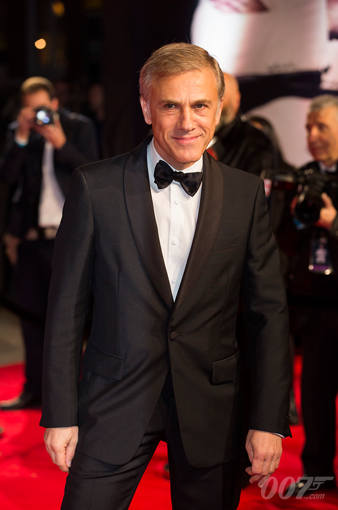 CHRISTOPH-PORTRAIT – Commander James Bond France